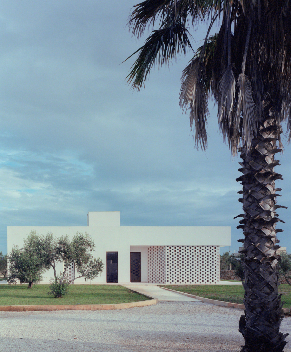 Casa Ulìa, a House Surrounded by Olive Trees in Southern Italy | NUVO