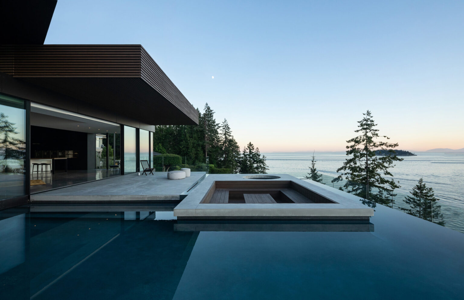 Leading the Way: Homes That Redefine Canadian Residential Architecture ...