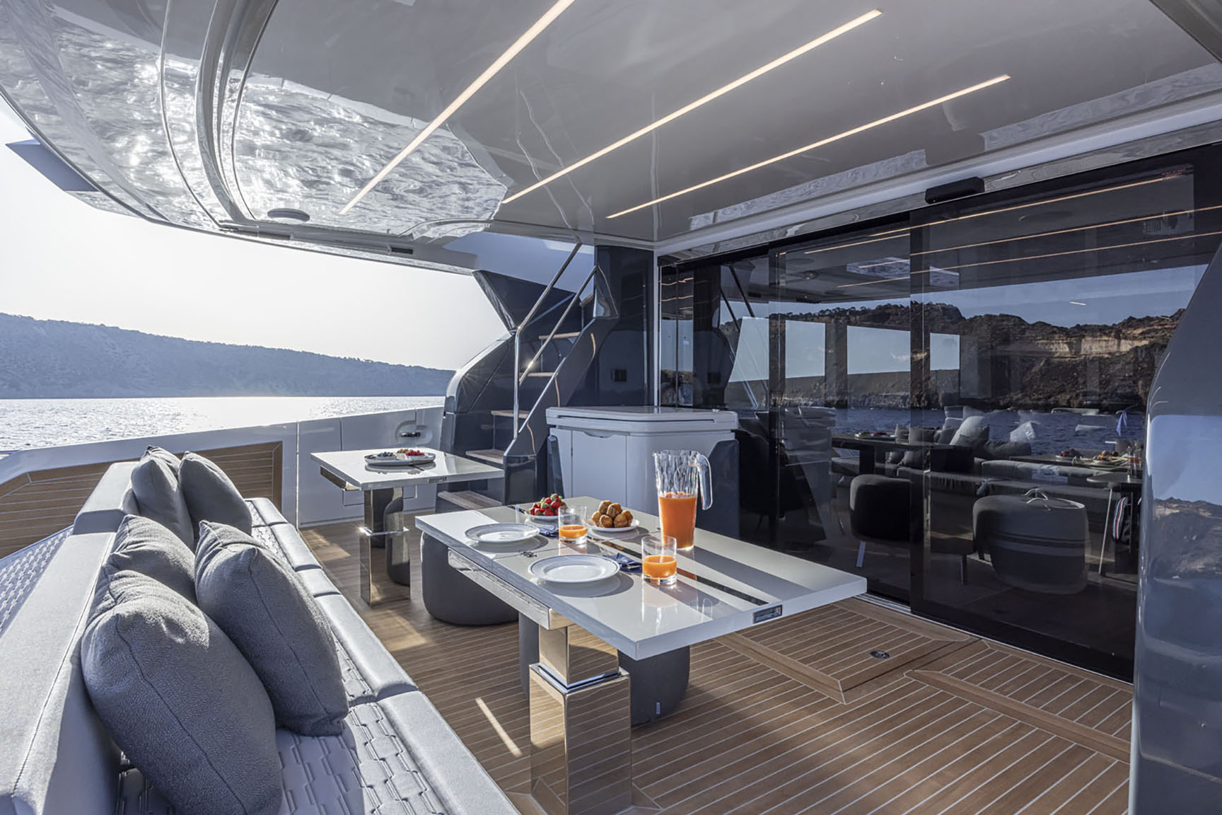 The Pearl 82 Reflects Top-Notch Contemporary Yacht Design | NUVO