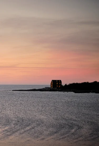A Modular Cabin on Newfoundland’s Wild Coast Designed for Off-Grid ...